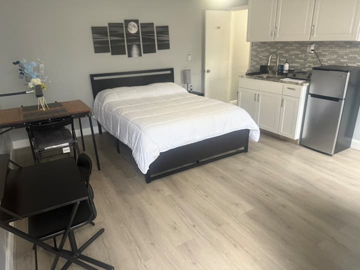 Cozy Efficiency - Coral Springs, FL