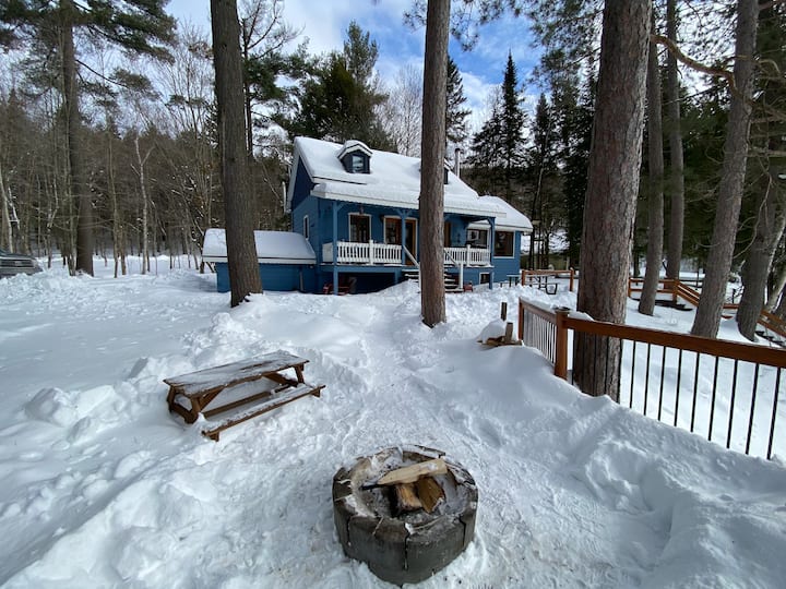 Chalet Au Bord Du Lac | Foyer | Quai Privé - Laurentides