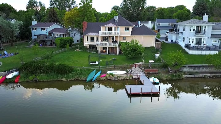 Lake Front 4- Bedroom House With Hot Tub - Warren Lake, CO