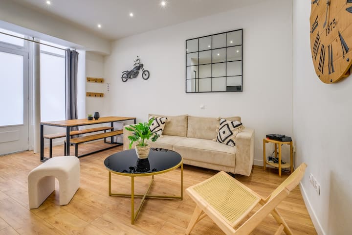 Spacious Apartment Close To Notre Dame 6\/8 P - Parijs
