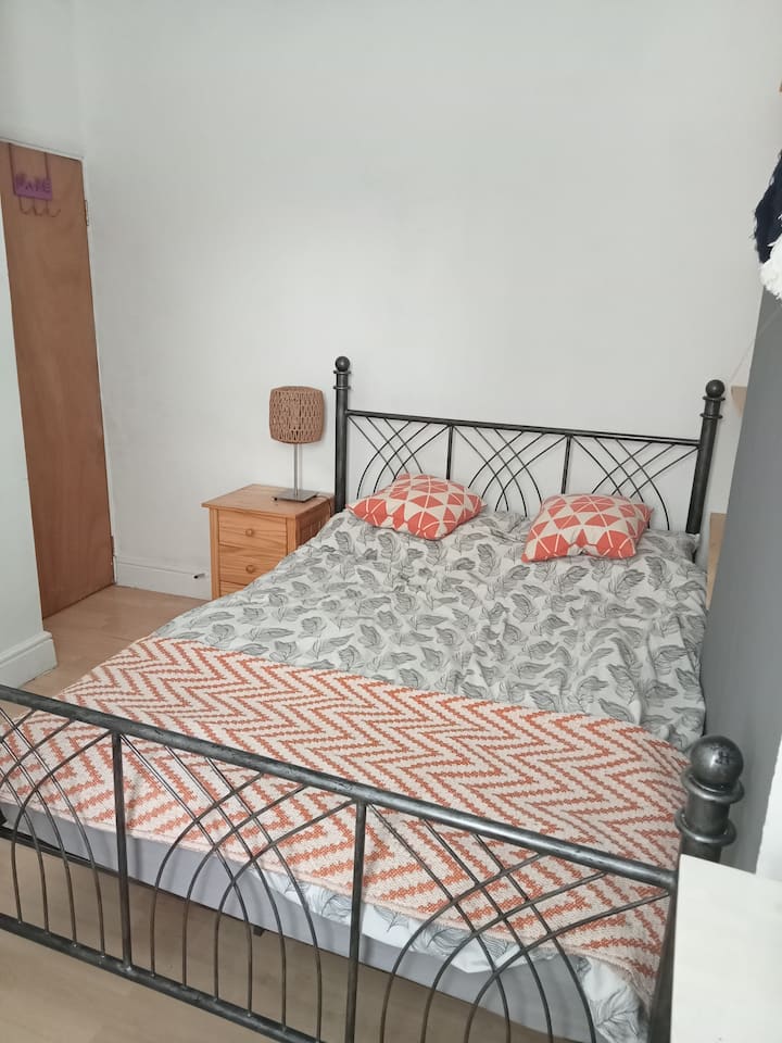 Quiet Double Room With Garden View - London