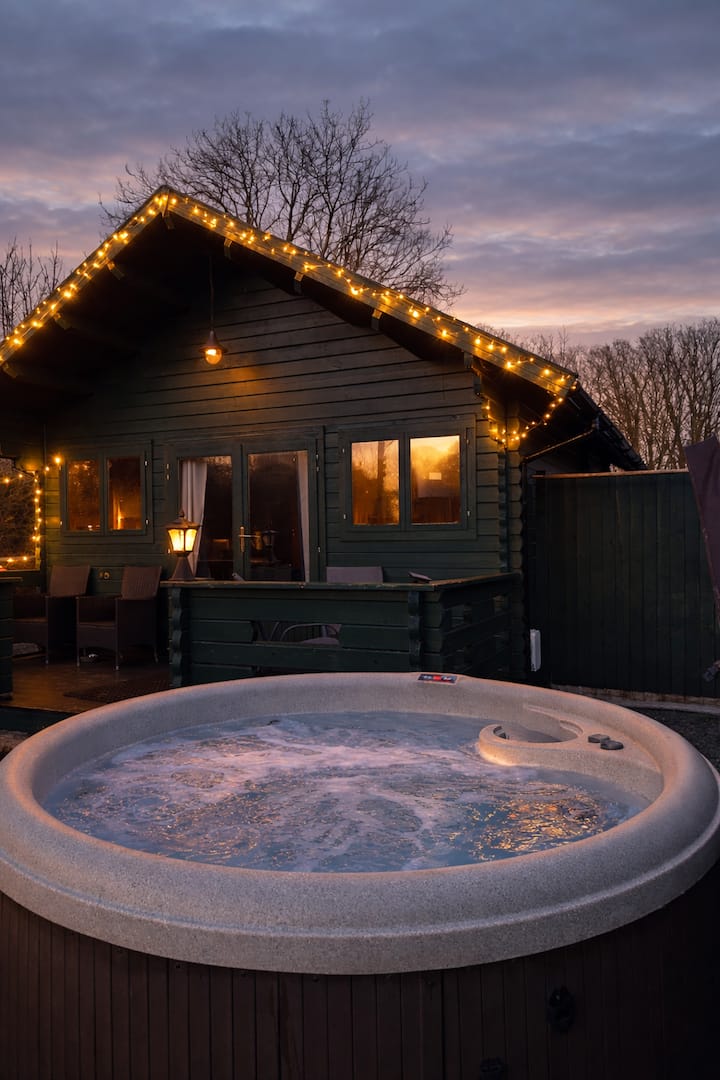 Countryside Dog-friendly Cabin Hot Tub Ev Charger - Caernarfon