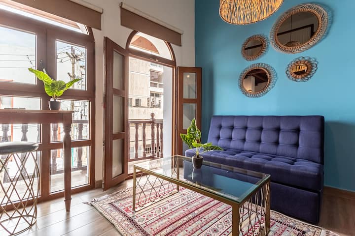 Spacious Colonial Duplex + Balcony - Cartagena