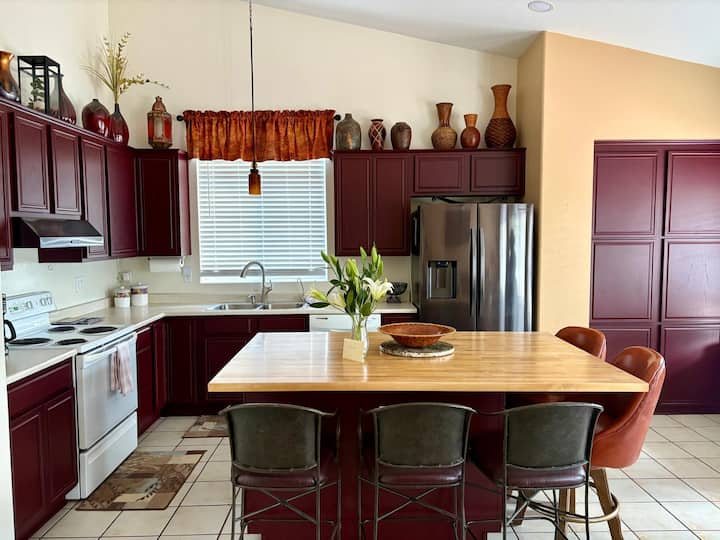 Spacious 3br Gem • Fireplace • Clubhouse Access - Cottonwood, AZ