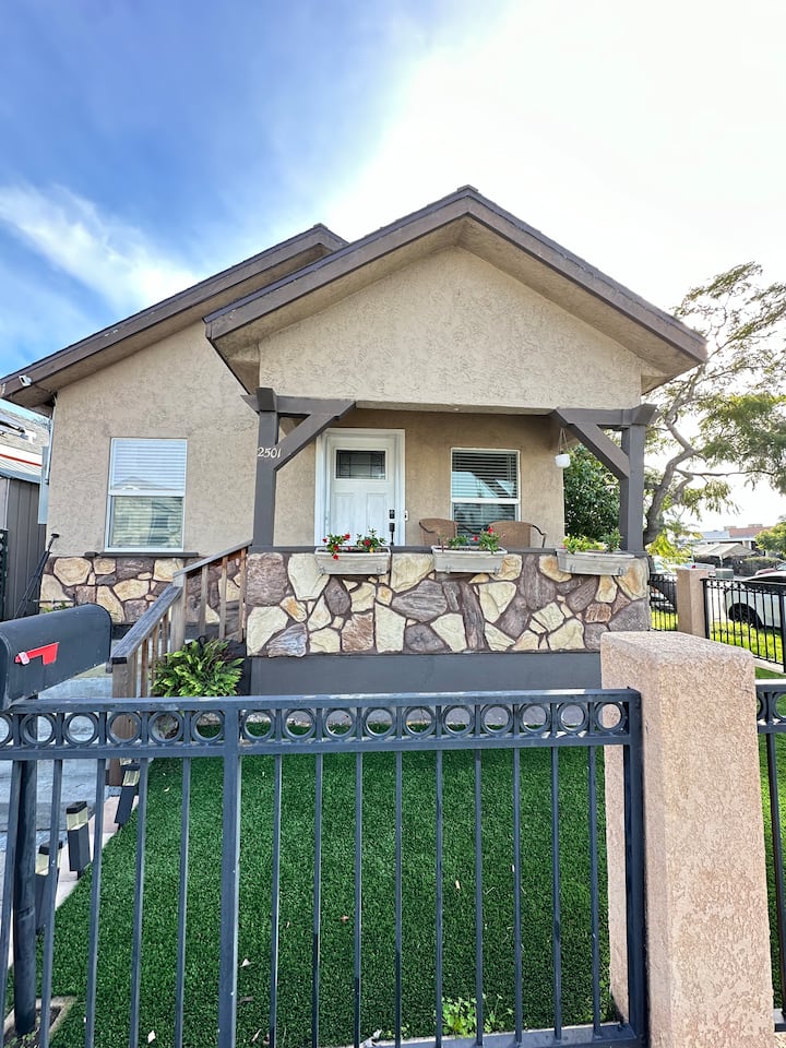 Cozy Home 15 Minutes To Beach, 1 Mile To Dt - Coronado, CA