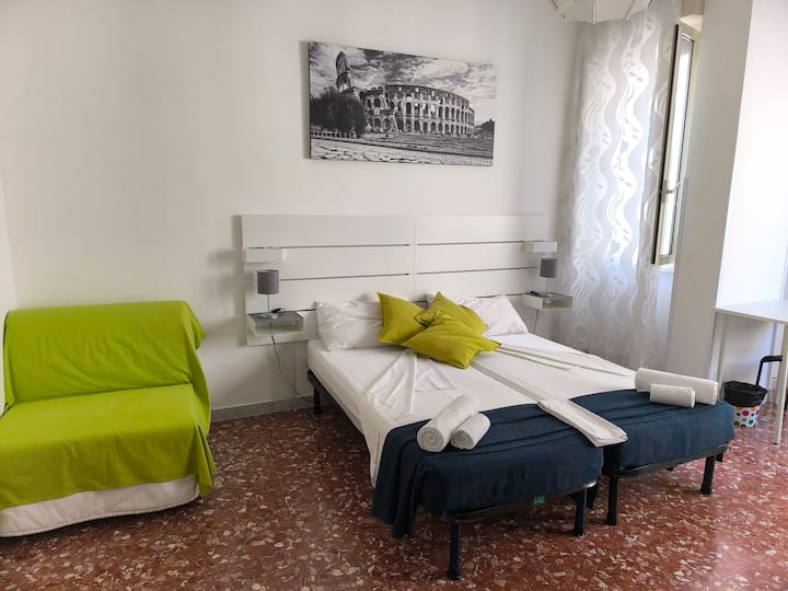 Tiburtina Stanza In Posizione Strategica E Privacy - Rome