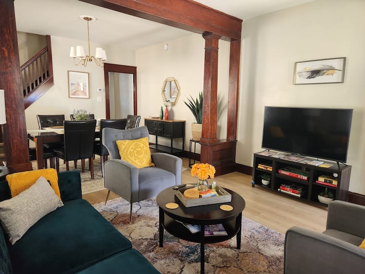 Lovely Lavish Off Oak - Scranton, PA