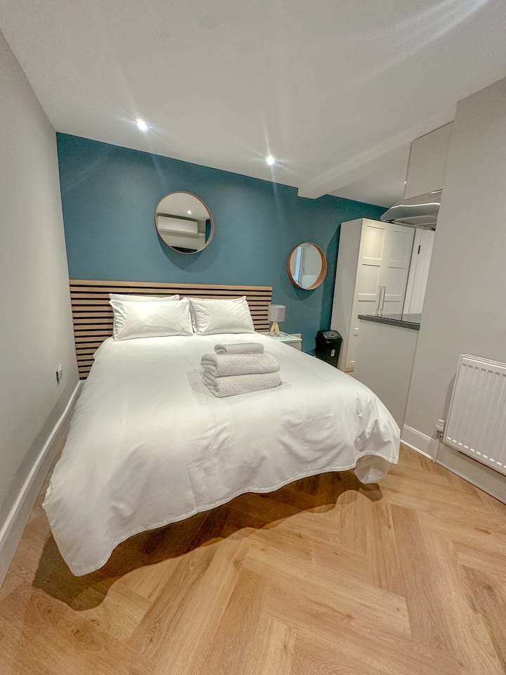 Small Studio 3min Earls Court Station - Londres