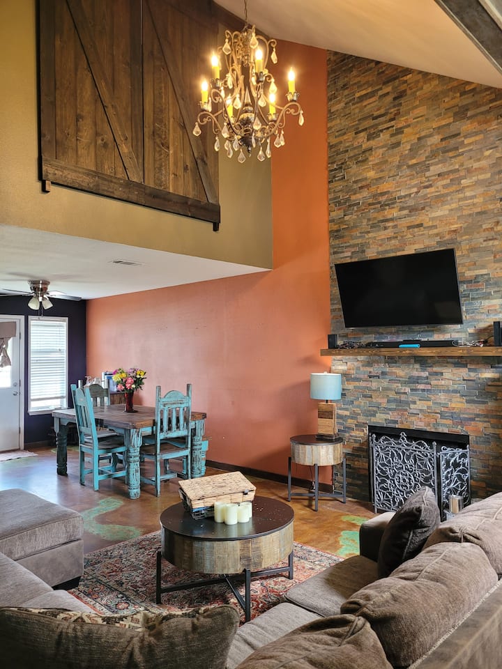 Family Friendly Home With Pool, Hot Tub & Playset! - Leander, TX