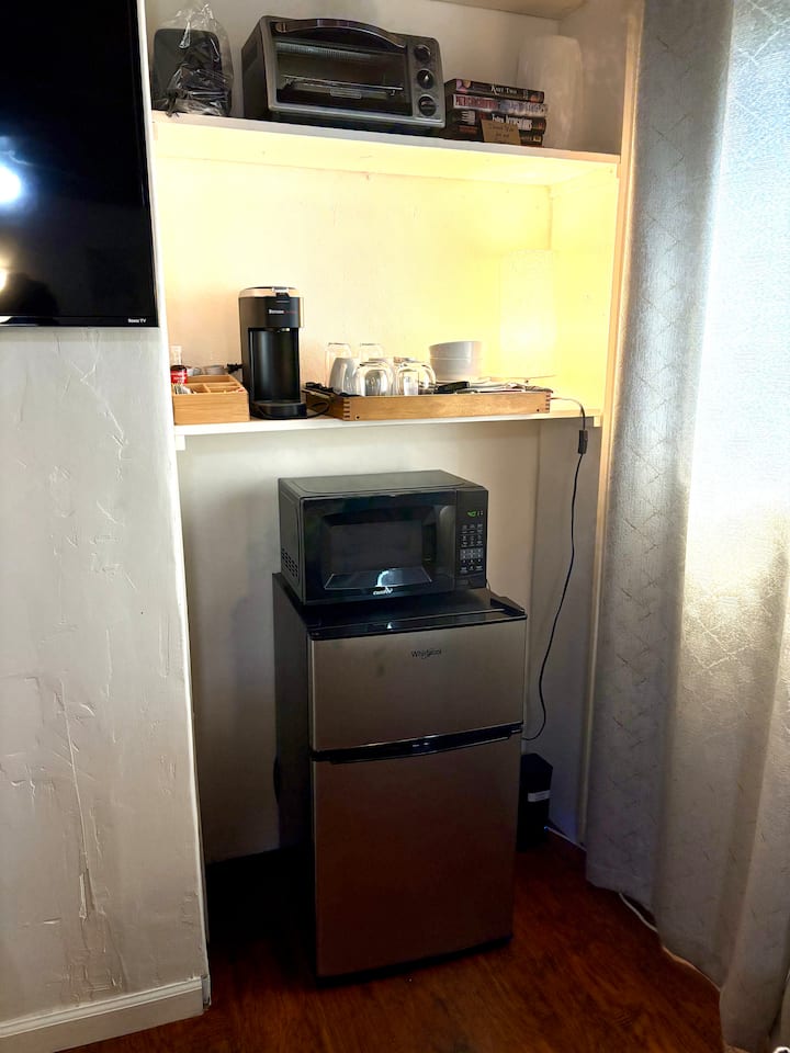 Villa E - A Cozy Studio In The Heart ️ Of Downtown Palm Springs! - Palm Springs, CA