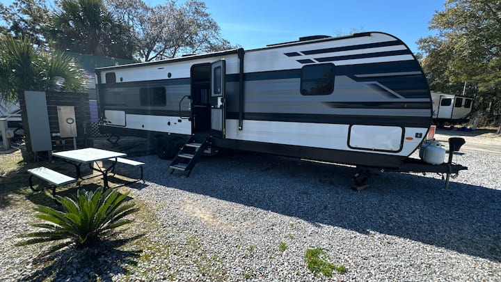Travel Trailer 6 Person - Navarre, FL