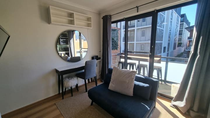 Yappulun Marrickville - Studio Apartment - Camperdown