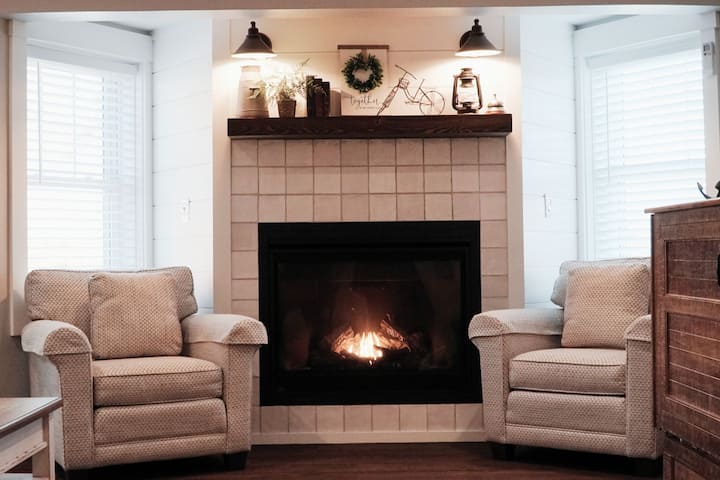 Prime Mystic Location | 2br 2ba Condo - Mystic, CT