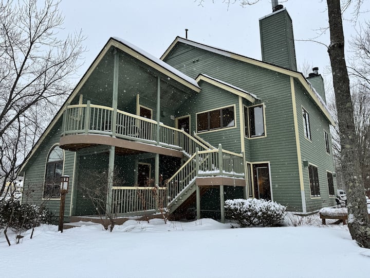 Crystal Mountain Mi Ski/golf Resort! - Thompsonville, MI