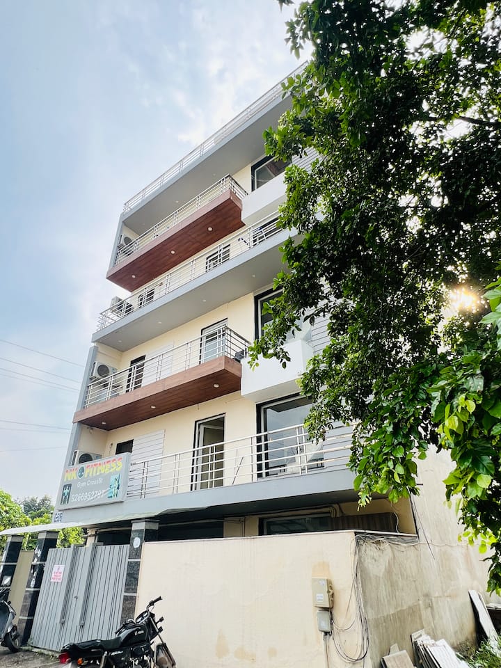 Elegant 1bhk In Gurgaon - 古爾岡