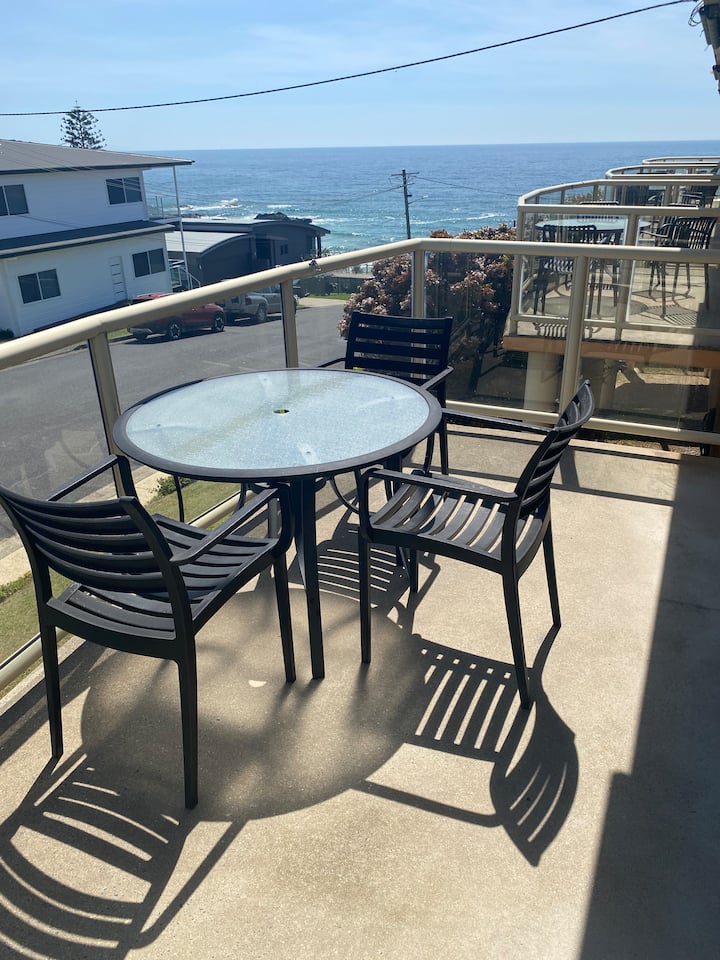 No 9 - Beach & Mountain Views Scotts Head - Scotts Head