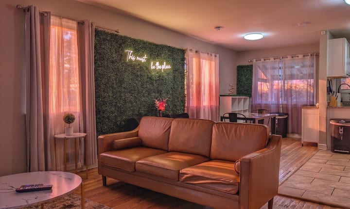 Huge King Suite |. Wash +Dryer Metro Washington Dc - Washington, D.C., DC