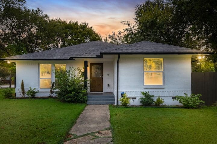 Renovated 4br | Bishop Arts · All Dallas Sports - Dallas, TX