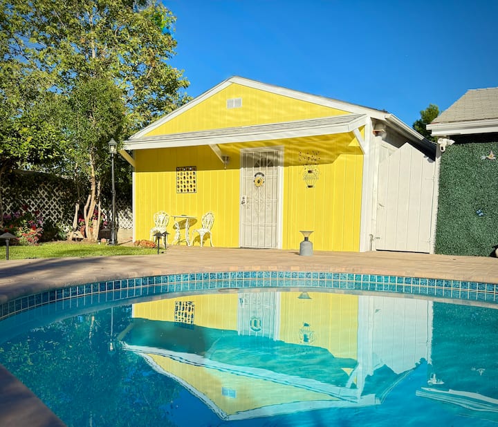 Comfy & Inviting Poolside Casita Near Bike Path - San Fernando Valley, CA