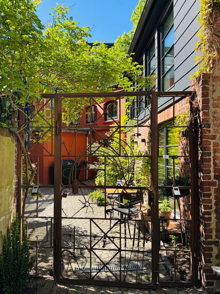 Charming Guest Suite With Terrace In The Backyard - Hamburg