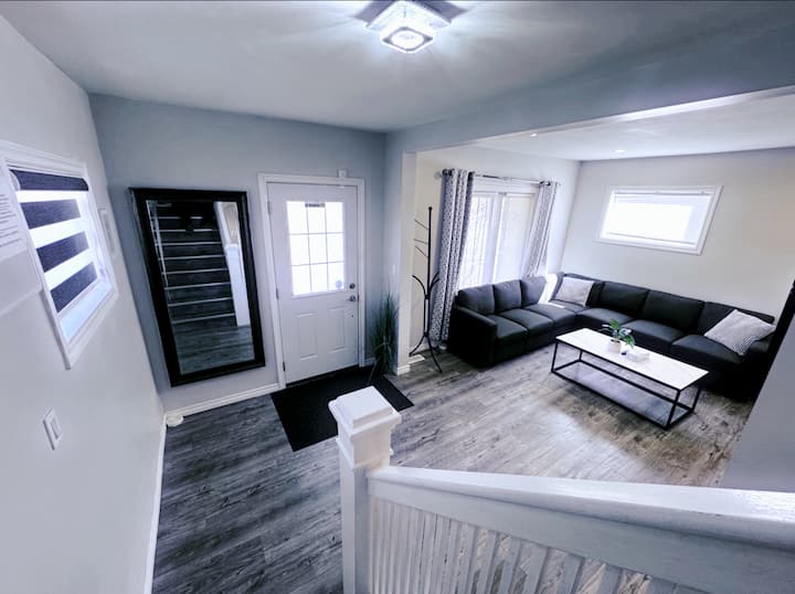 Modern Style House Walk To The Falls/clifton Hill - Niagara Falls