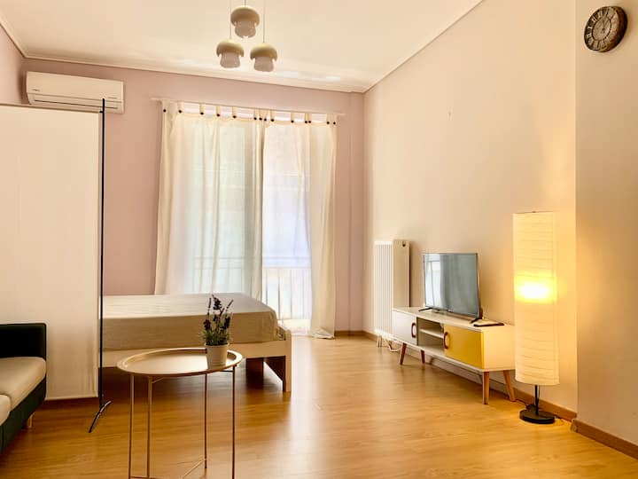 Near Acropolistwo Double Bedsfour Guests - Athènes