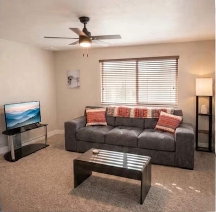 Sleeps 6, A/c, 2 Car Garage • 3 Mi To Nau & Dwntwn - Northern Arizona University, Flagstaff