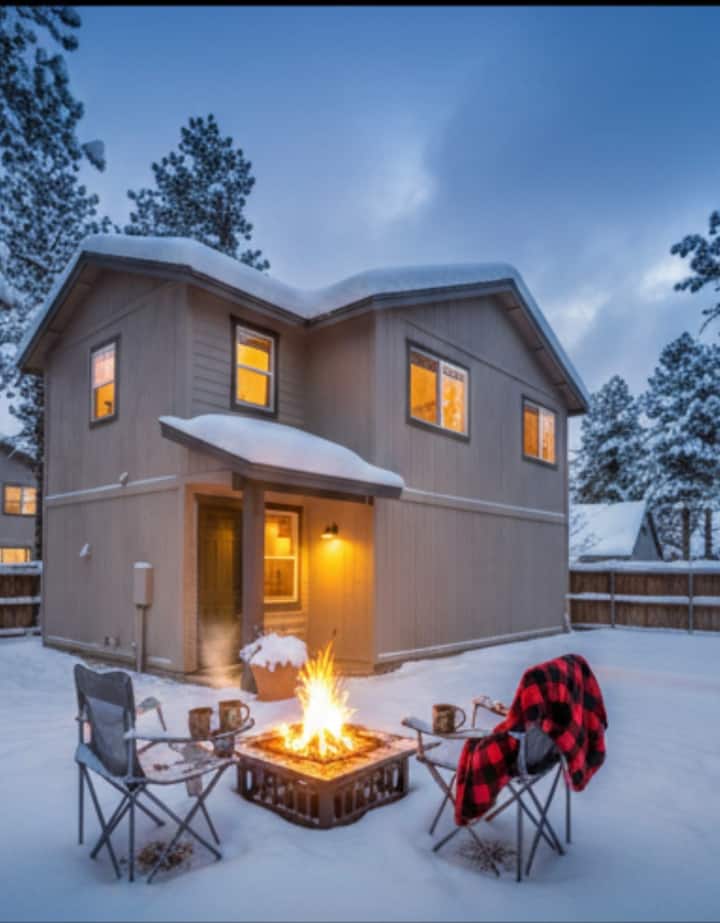 Cozy Flagstaff Snow Escape | Firepit + Near Nau - Flagstaff, AZ