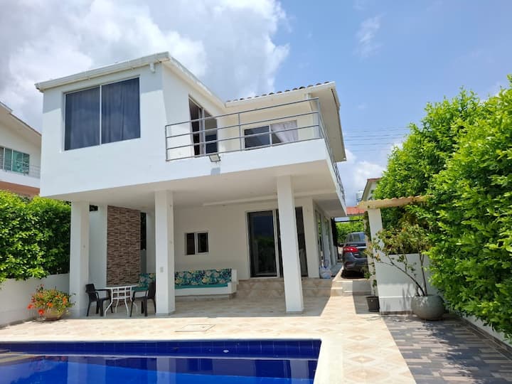 Casa De Verano Con Hermoso Paisaje Y Piscina Privada - Tocaima