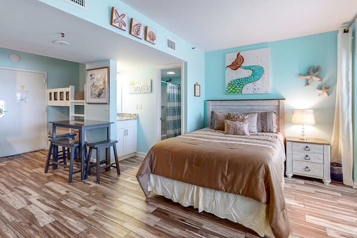 Studio Oceanfront | Balcony | Pool | Kitchenette - Alabama