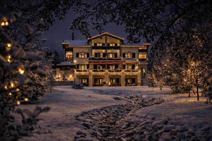 Stunning Manor On Top Of The Hills - Vălenii de Munte