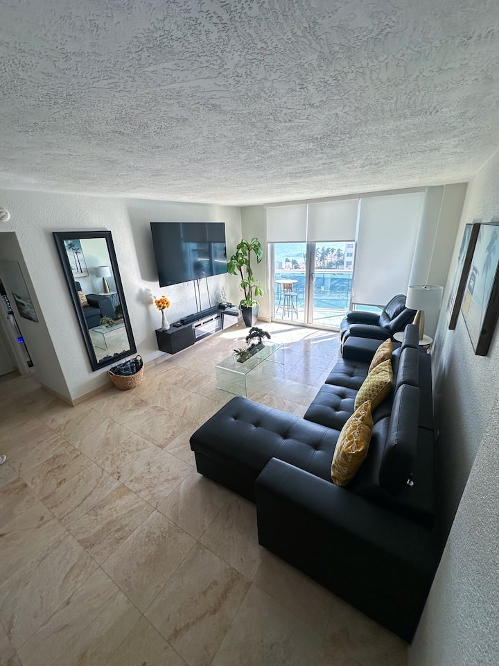 Luxury Beachfront Apartment - Aventura, FL