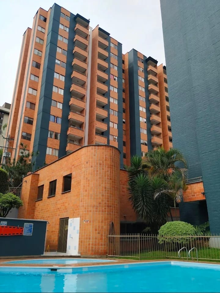 3 Bed Condo. 4.5km From El Poblado. Pool, Sauna. - Envigado