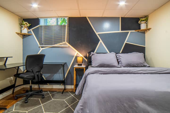 Spacious Basement | Private Parking | Entrance - Silver Spring, MD