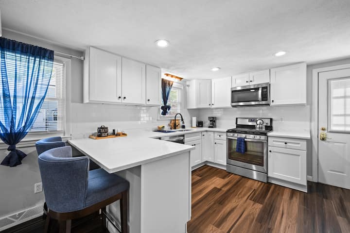 Modern Ranch Style Home Minutes Away From The City - Brockton, MA