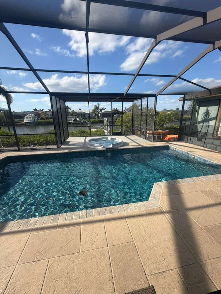 Grand Oak Waterfront Resort Private Pool&spa, Dock, 2 Kings, Kayaks, Pet-welcome - Apollo Beach, FL