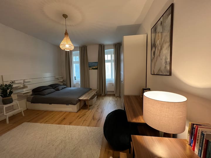 Spacious Renovated 1-bedroom Apartment In Fhain - Berlin