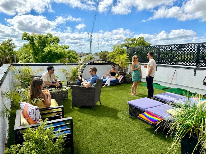 Your Private 3/3 Rooftop Retreat Dwntn Kingbed - Tampa, FL