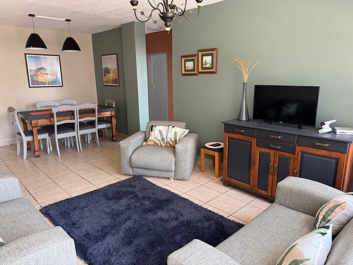 Affordable,secure, 2 Bedroom Apartment- 51 Glentui - Pretoria