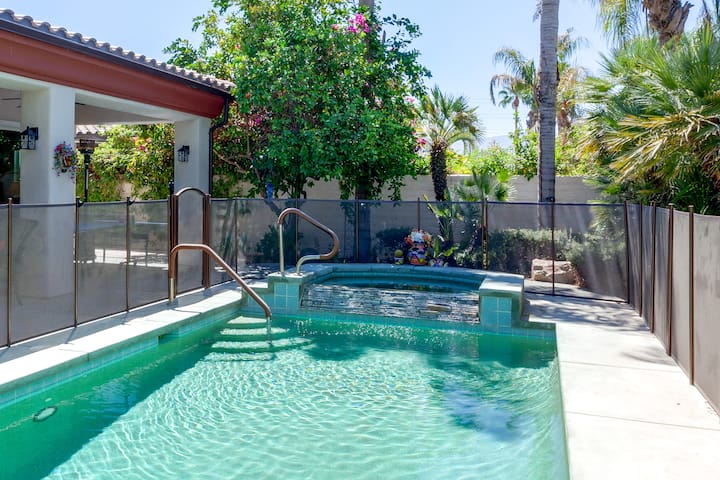 Spacious Palm Desert Home W/ Patio, Pool & Grill - Palm Desert, CA