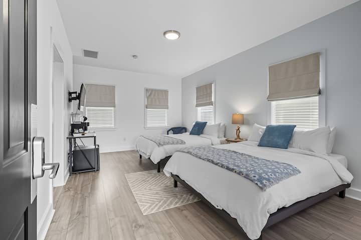 Peaceful Queen Room In Bastrop – B202 - Bastrop, TX