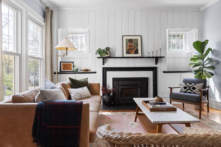 Stylish Durham Retreat Near Duke + Downtown - Durham, NC
