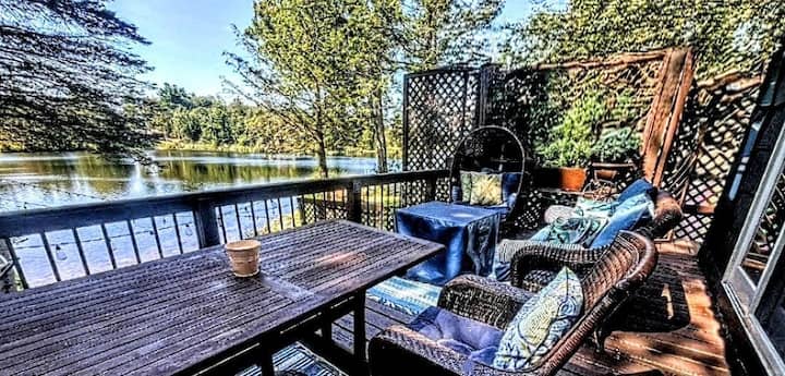 Cozy Cottage On The Lake Your Ski Getaway - The Berkshires, MA