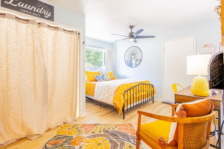 Sunshine Loft | Pct Hiker’s Welcome, Free Laundry - Wrightwood, CA
