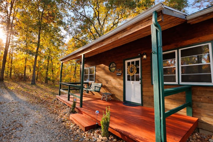 Cozy Scenic Ozark Cabin Lazy Day Retreat | Pets Ok - Osage Beach, MO