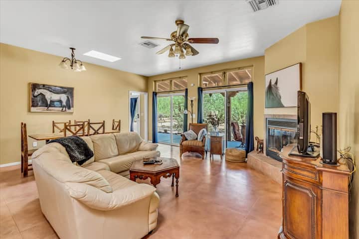 Near Mercado & Downtown-pet Friendly-private - Casino Del Sol
