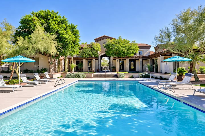Mcdowell Mountain Ranch Retreat For Large Groups - Fountain Hills, AZ