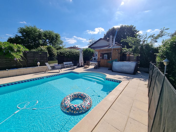 Chaleureuse & En Pierres 
Piscine+spa @Famille - Villeneuve-sur-Lot