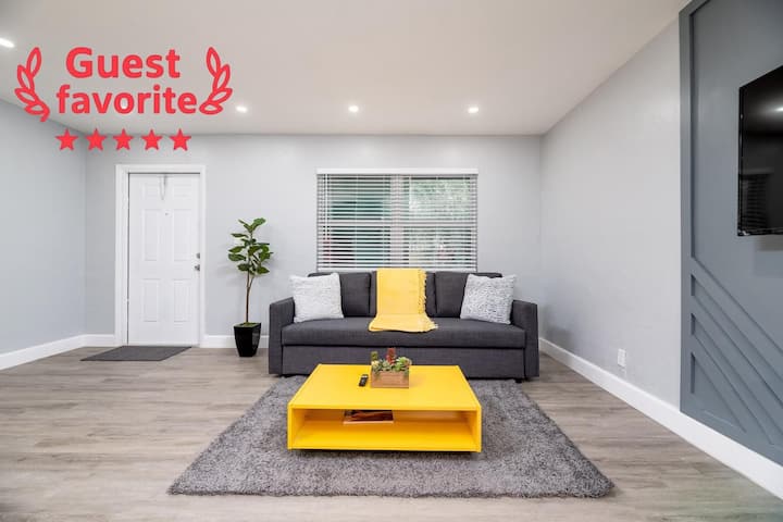 Chic & Beautiful 1br Zebra Condo In Coral Ridge - Fort Lauderdale