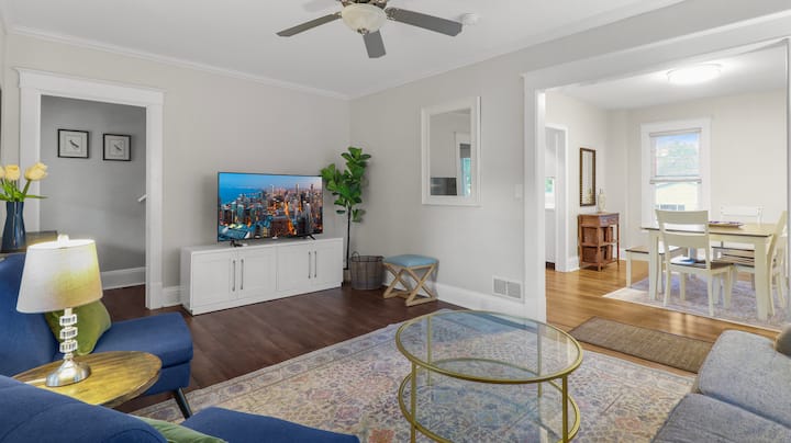 Cozy 2-story House Near Downtown Libertyville - Lake Forest, IL